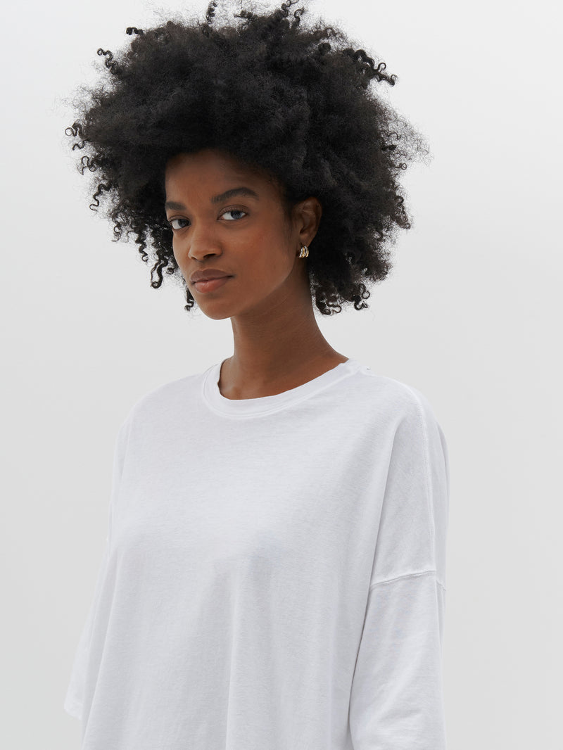 slouch side step short sleeve t.shirt in white